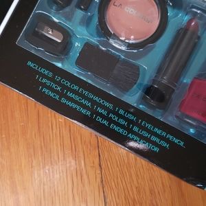 Makeup | New Glow Highlighted Finish Complete Make Up Set | Poshmark
